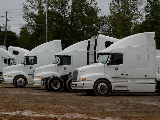 vehicle decals identify tractor trailer fleet
